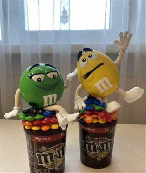 M&M игрушка для выдачи конфет нрвая