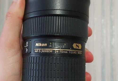 Nikon 24-70mm f/2.8G ED