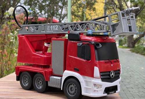 Радиоуправляемая пожарная машина Mercedes Actros