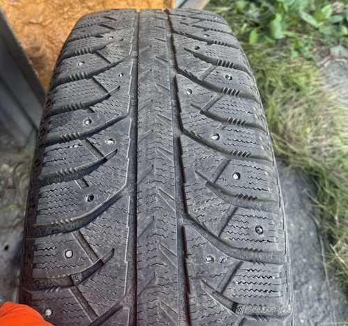 Bridgestone Ice Cruiser 7000 235/65 R17