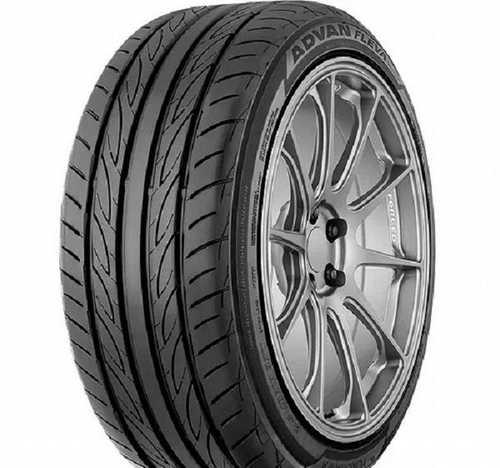 Yokohama Advan Fleva V701 215/55 R17 94W