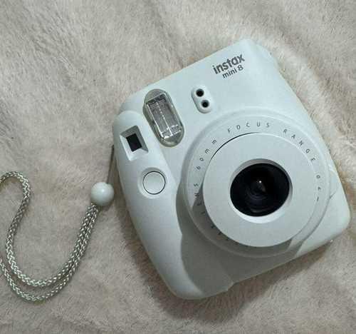 Пленочный фотоаппарат instax mini 8