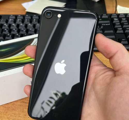 iPhone SE (2020), 64 ГБ