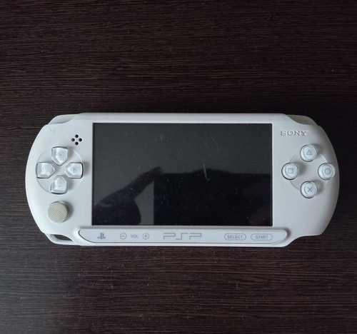 Sony PSP E1008 + 2 игры