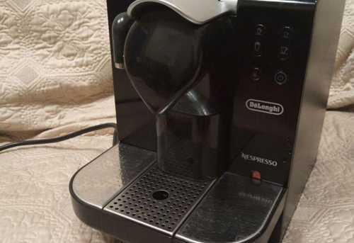 Кофемашина капсульная Delonghi Nespresso EN 670В