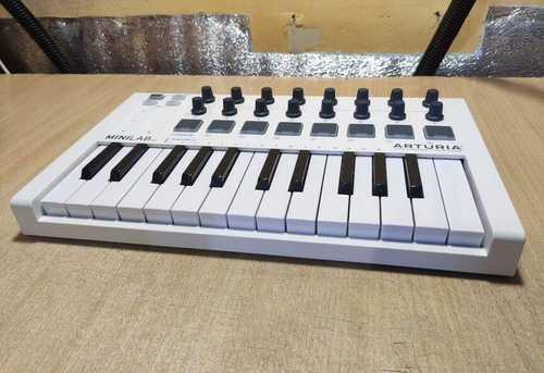Миди клавиатура Arturia