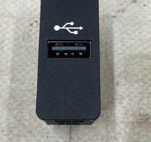 USB Разъем Bmw F82 купе S55 04.06.2020