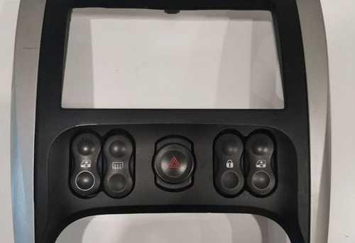 Рамка магнитолы с кнопками Nissan Almera G15