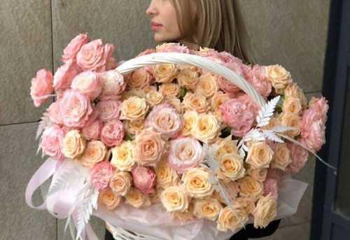Букет цветов кустовые пион.розы в корзине,доставка