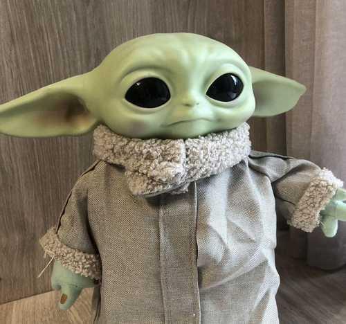 Игрушка baby yoda на пульте управления