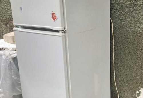 Холодильник бу Атлант