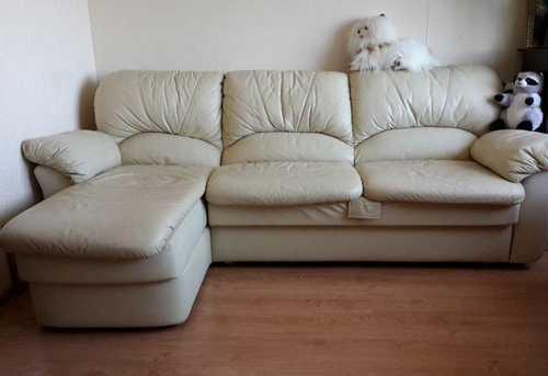 Продам угловой диван (кожа)