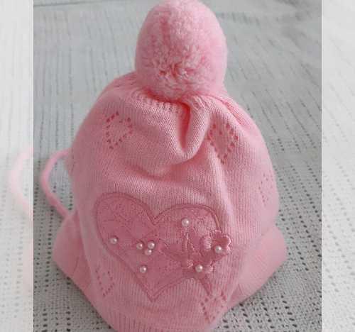 Шапочка весенняя для девочки
