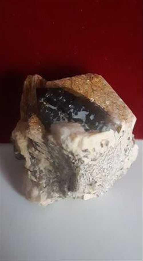Камни и минералы