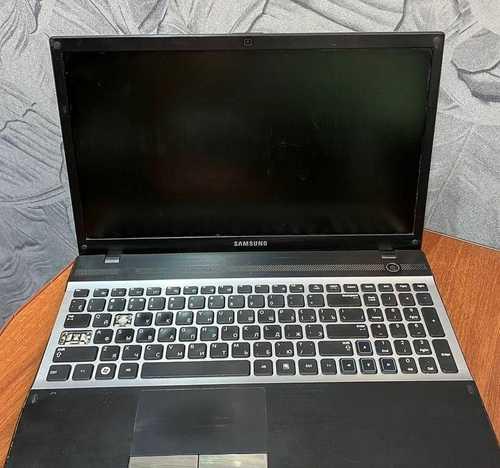 Samsung NP300V5A-S16RU i5-2450m gt520mx