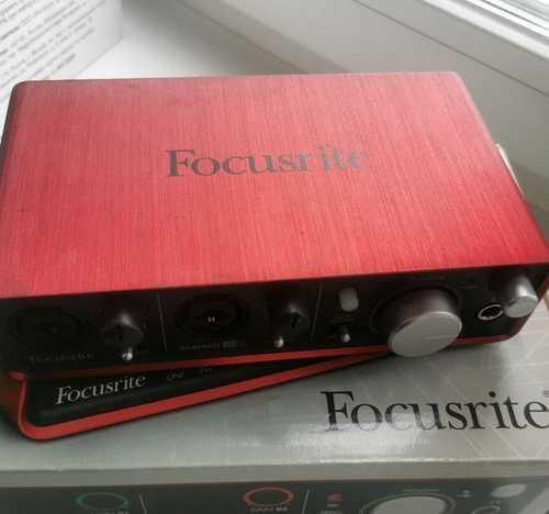 Звуковая карта focusrite scarlett 2i2