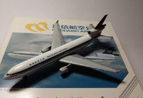 Модель самолета Mandarin Airlines MD-11