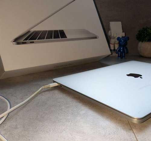 Apple macbook pro 13 2017