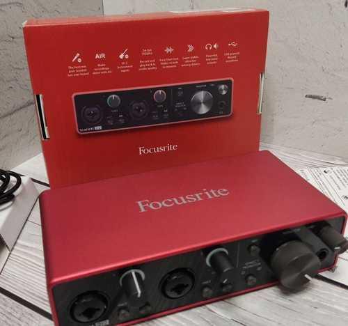 Звуковая карта Focusrite Scarlett 2i2 3rd gen