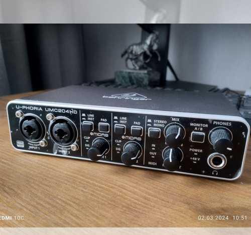 Внешняя звуковая карта behringer umc204hd