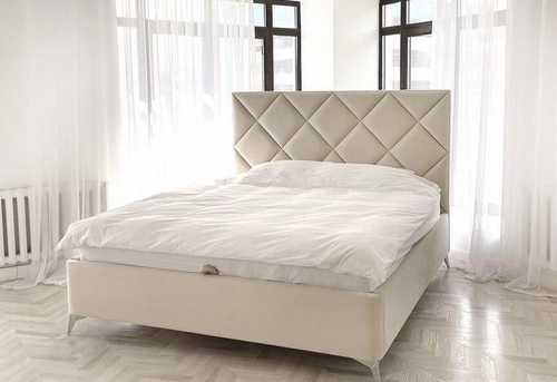 Кровать двухспальная дизайнерская с изголовьем