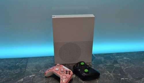 Приставка Xbox ONE S 500Gb + GamePass 300игр