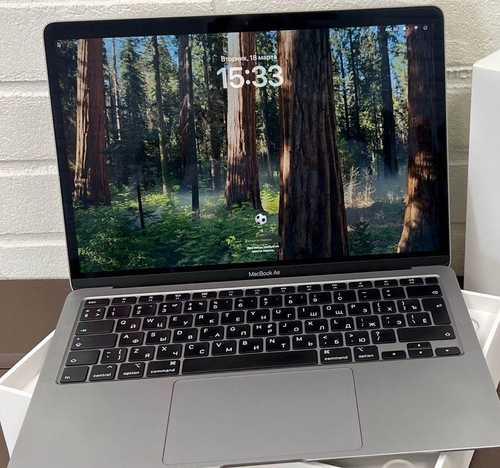 MacBook Air 13 2020 i5 8/512gb