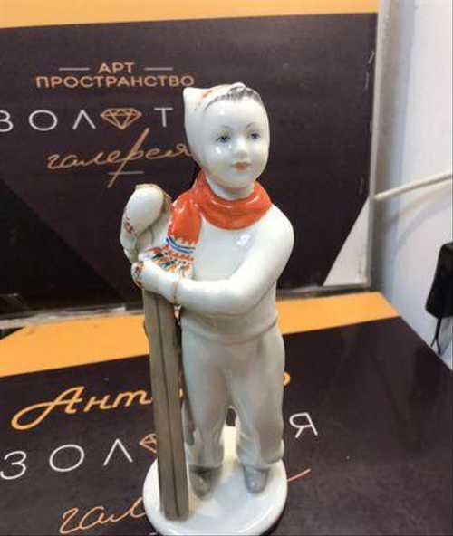 Статуэтка лыжница лфз СССР