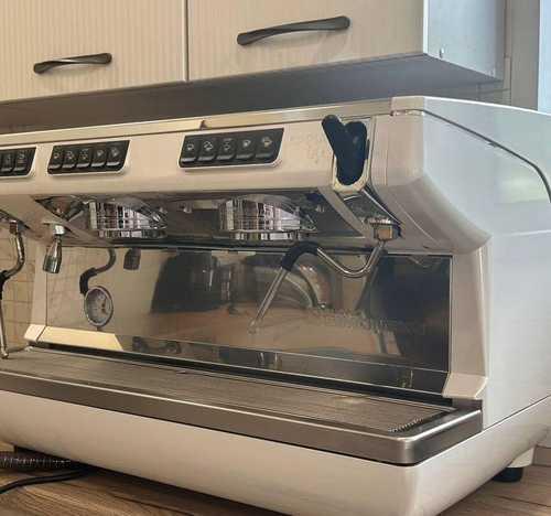 Кофемашина Nuova Simonelli Appia life 2grv