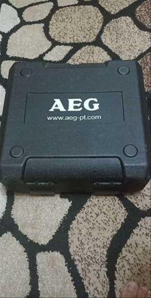 Шуруповерт AEG