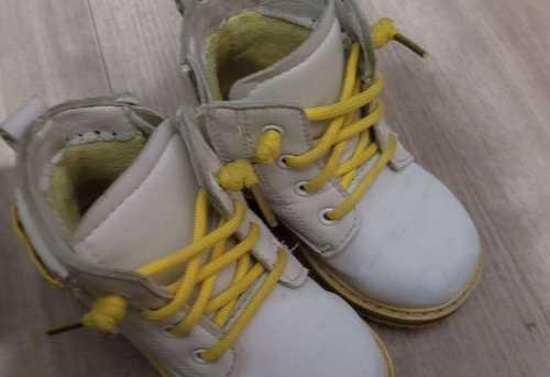 Демисезонные ботинки детские 24
