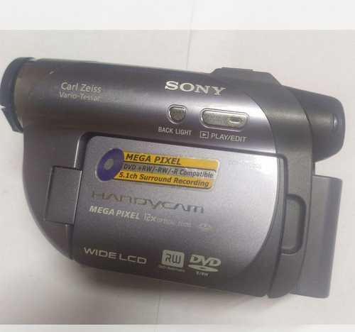 Видеокамера Sony Handycam DCR-DVD305E