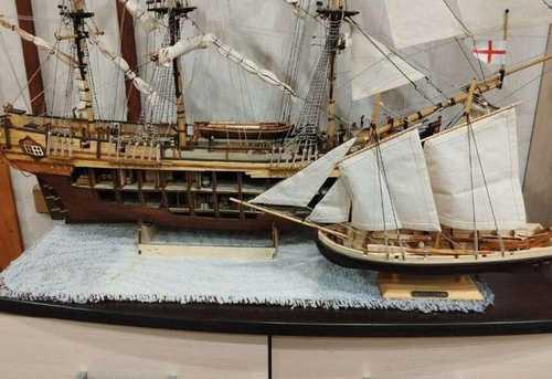 Корабль Баунти с баркасом деревянная модель