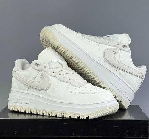 Белые Nike Air Force 1 Lux