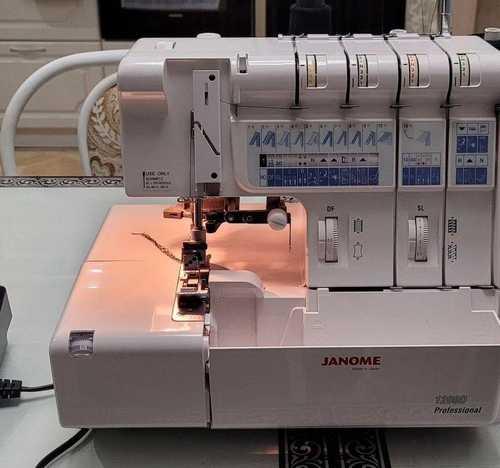 Коверлок janome 1200D Profesional, бу