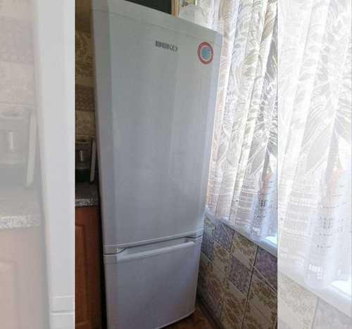 Холодильник Beko 54 см х156 см