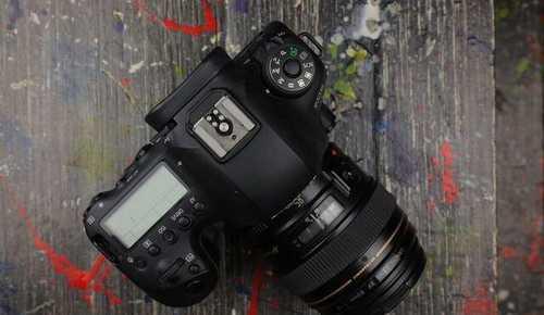 Canon EOS 6D Mark II Body + Canon EF 85mm f/1.8 US