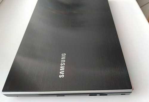 Ноутбук Samsung NP300V4A-A01RU