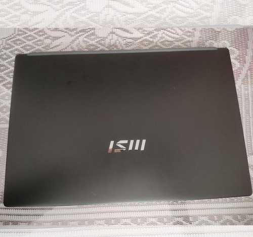 Ноутбук MSI Modern 15 B12M