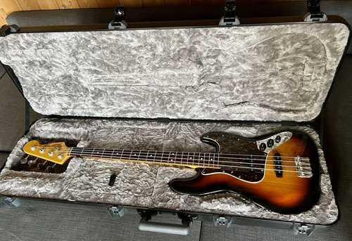 Fender Deluxe Molded Case кейс для бас-гитары