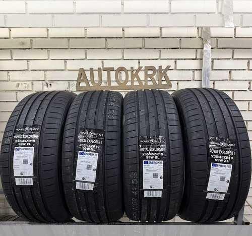 Royal Black Royal Explorer II 235/45 R19 99W