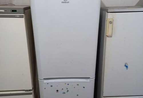 Холодильник Indesit 167см