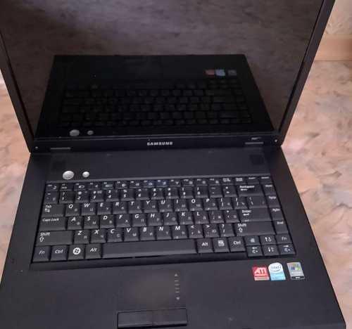 Ноутбук Samsung сломанный на запчасти