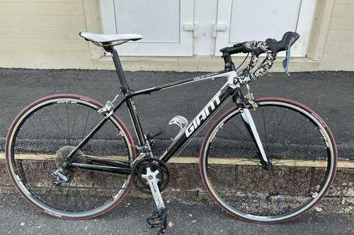 Шоссейный велосипед Giant Defy 5