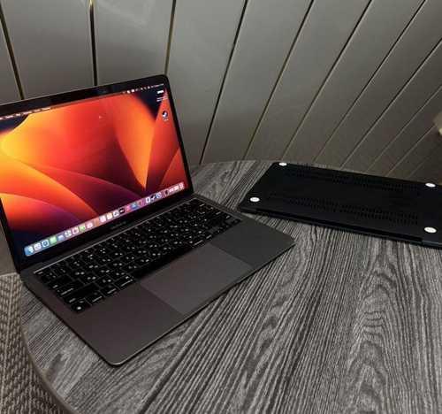 Apple macbook air 13 m1 8/256 Retina