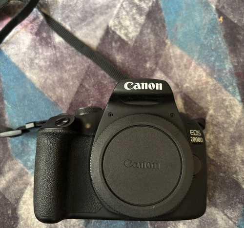 Фотоаппарат Canon eos 2000d с объективами