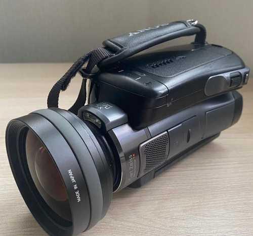 Видеокамера Sony HDR-SR12E