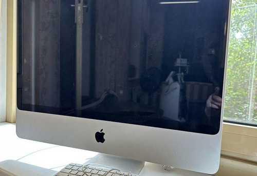 Mac с клавиатурой и мышкой