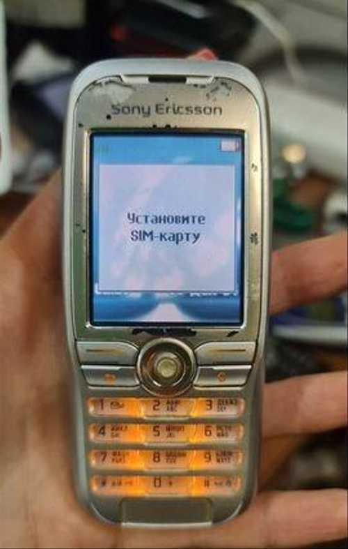 Телефон Sony Ericsson K500i с зарядкой