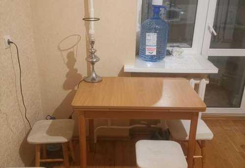 Кухонный стол бу с табуретками